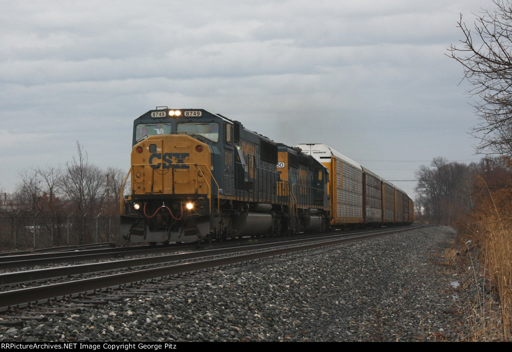 CSX 8749 and train Q217